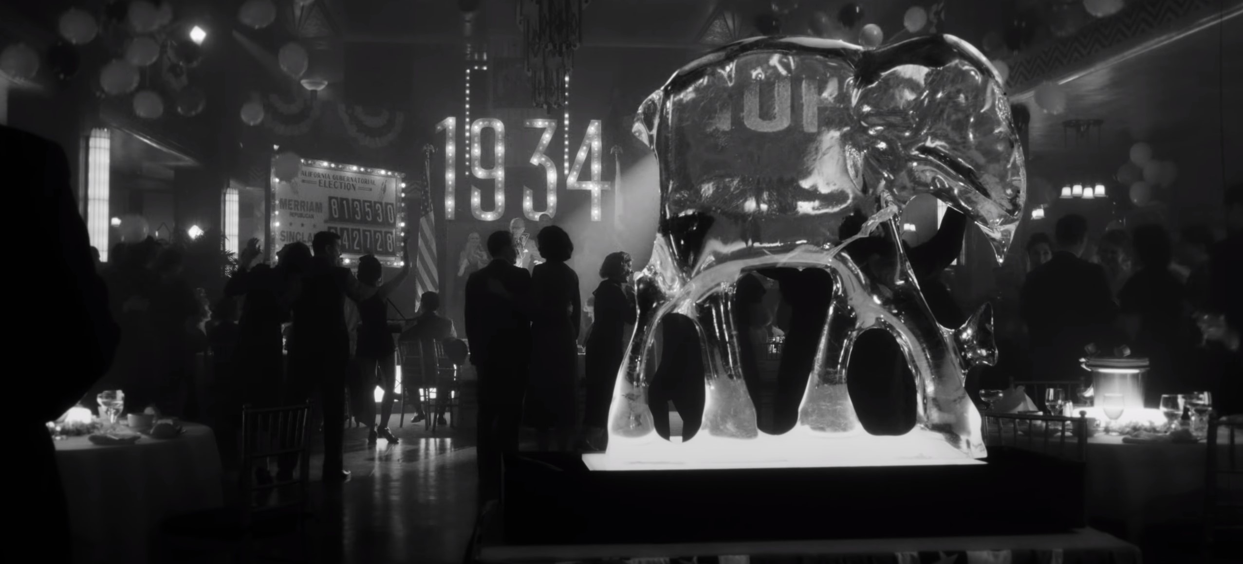 Second MANK Trailer Shows Drama Of Early Hollywood (VIDEO/POSTER) – I ...